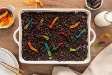 Easter Oreo Dirt Dessert - Mighty Mrs